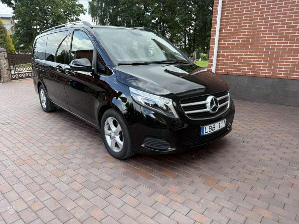 Black Mercedes-Benz Vito V220 2017 in Pasvalys, with an engine capacity of 2.14 L and mileage of 122 thousand km for 27800 €, photo 1 on AUTOMOTO.COM.LV