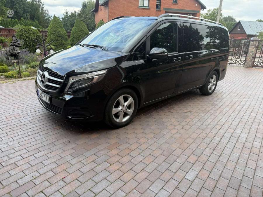 Black Mercedes-Benz Vito V220 2017 in Pasvalys, with an engine capacity of 2.14 L and mileage of 122 thousand km for 27800 €, photo 4 on AUTOMOTO.COM.LV