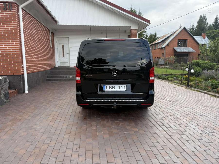 Black Mercedes-Benz Vito V220 2017 in Pasvalys, with an engine capacity of 2.14 L and mileage of 122 thousand km for 27800 €, photo 9 on AUTOMOTO.COM.LV