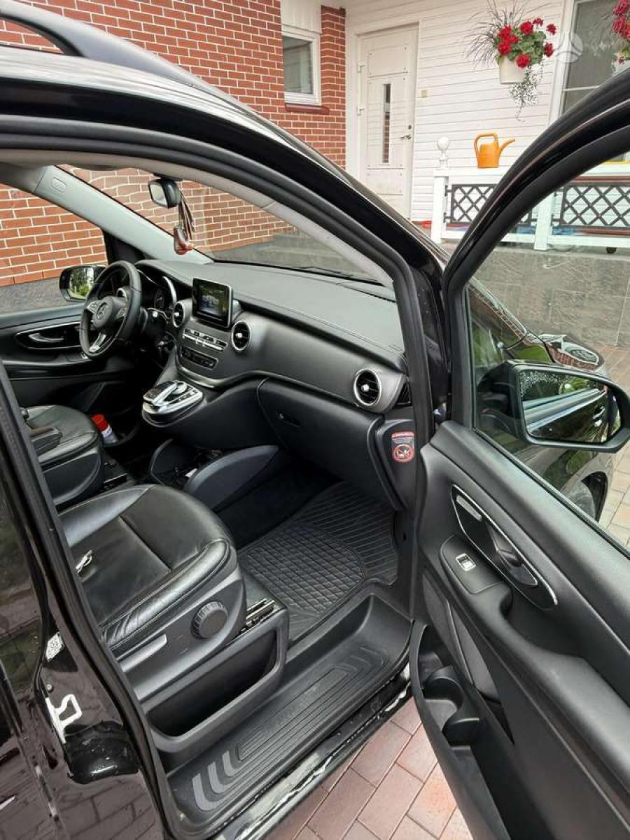 Black Mercedes-Benz Vito V220 2017 in Pasvalys, with an engine capacity of 2.14 L and mileage of 122 thousand km for 27800 €, photo 15 on AUTOMOTO.COM.LV