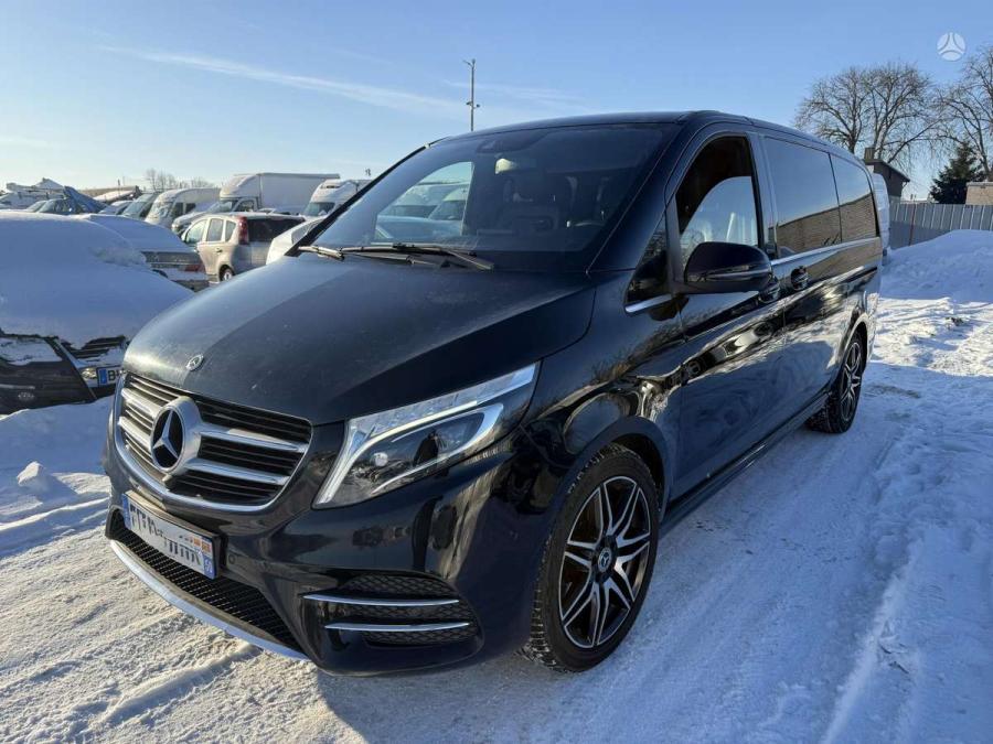 Black Mercedes-Benz Vito V220 2018 in Taurage, with an engine capacity of 2.14 L and mileage of 413 thousand km for 27830 €, photo 1 on AUTOMOTO.COM.LV