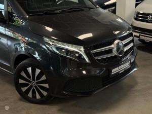 Black Mercedes-Benz Vito V220 2020 in Klaipeda, with an engine capacity of 1.95 L and mileage of 225 thousand km for 34950 €, photo 9 on AUTOMOTO.COM.LV
