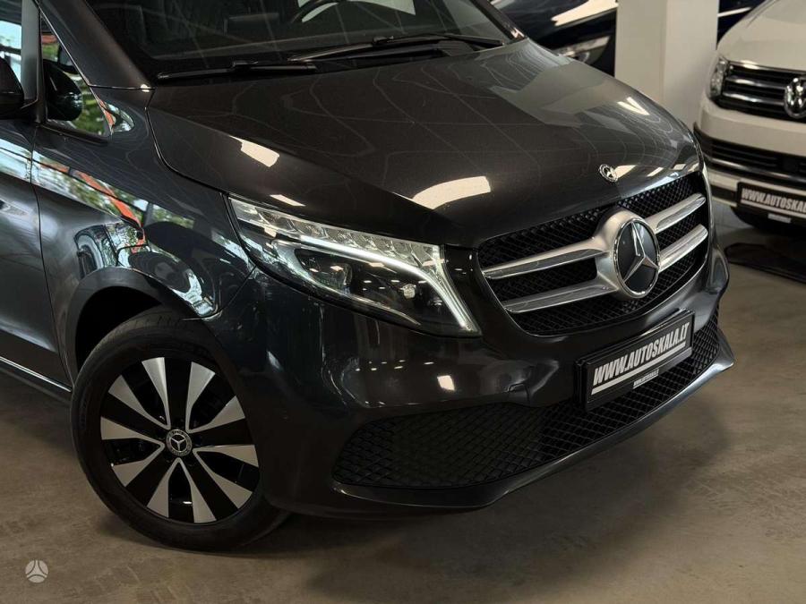 Black Mercedes-Benz Vito V220 2020 in Klaipeda, with an engine capacity of 1.95 L and mileage of 225 thousand km for 34950 €, photo 9 on AUTOMOTO.COM.LV