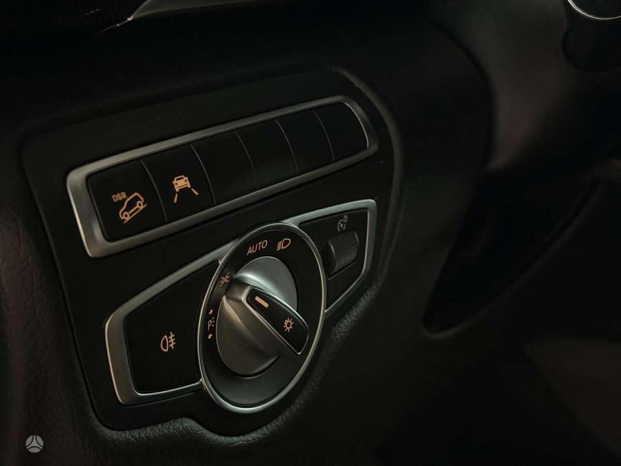 Black Mercedes-Benz Vito V220 2020 in Klaipeda, with an engine capacity of 1.95 L and mileage of 225 thousand km for 34950 €, photo 27 on AUTOMOTO.COM.LV
