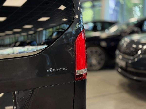 Black Mercedes-Benz Vito V220 2020 in Klaipeda, with an engine capacity of 1.95 L and mileage of 225 thousand km for 34950 €, photo 8 on AUTOMOTO.COM.LV