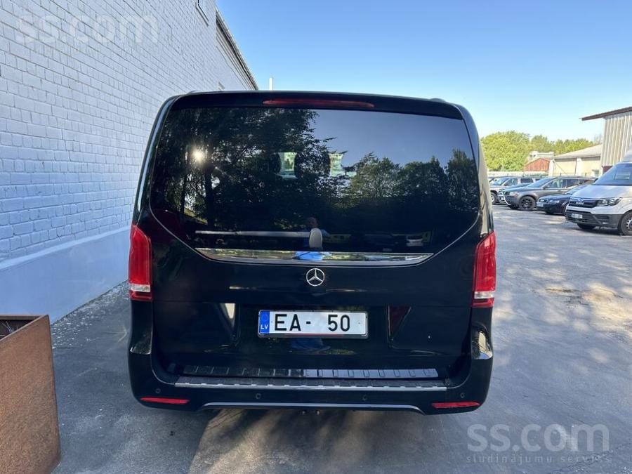 Black Mercedes-Benz Vito V220 2016 in Riga, with an engine capacity of 2.20 L and mileage of 350 thousand km for 27770 €, photo 2 on AUTOMOTO.COM.LV