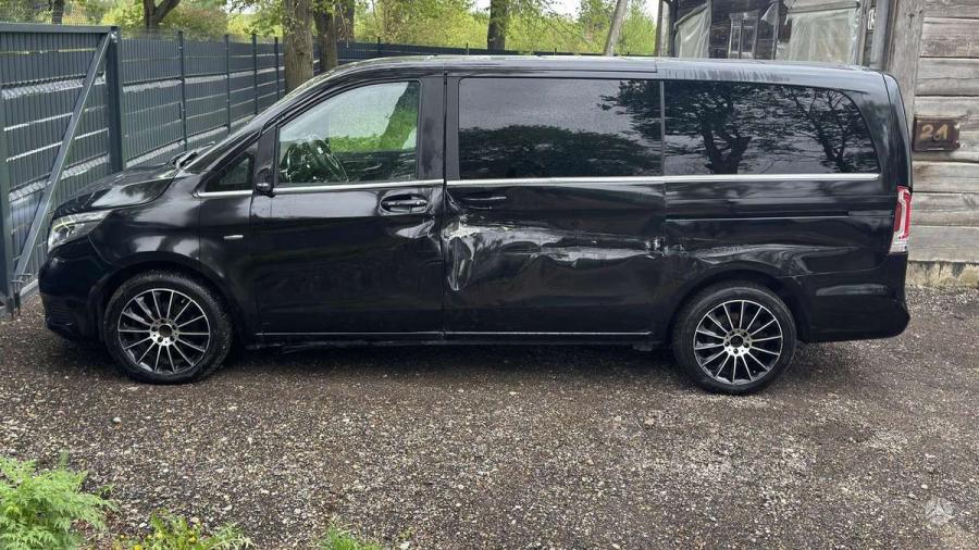 Melns Mercedes-Benz Vito V220 2015 Jonava, ar dzinēja tilpumu 2.14 L un nobraukumu 300 tūkst. km par 12600 €, foto 5 vietnē AUTOMOTO.COM.LV