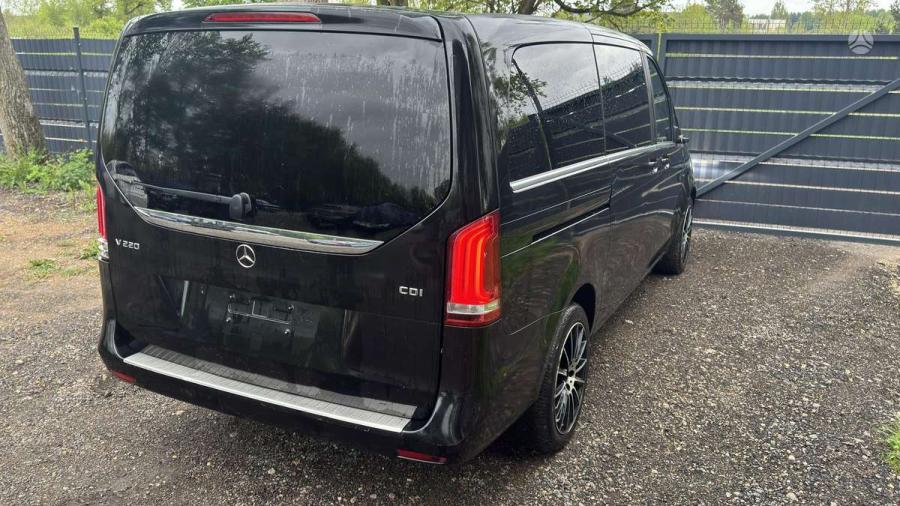 Черный Мерседес Vito V220 2015 в Ионава, объемом двигателя 2.14 л и пробегом 310 тыс. км за 12500 €, фото 11 на AUTOMOTO.COM.LV