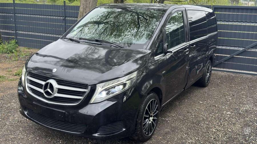 Черный Мерседес Vito V220 2015 в Ионава, объемом двигателя 2.14 л и пробегом 310 тыс. км за 12500 €, фото 15 на AUTOMOTO.COM.LV