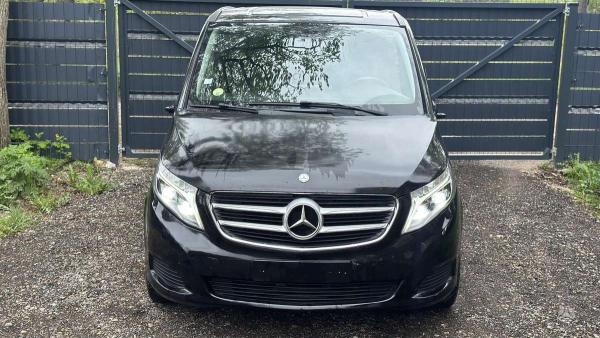 Black Mercedes-Benz Vito V220 2015 in Jonava, with an engine capacity of 2.14 L and mileage of 310 thousand km for 12500 €, photo 9 on AUTOMOTO.COM.LV