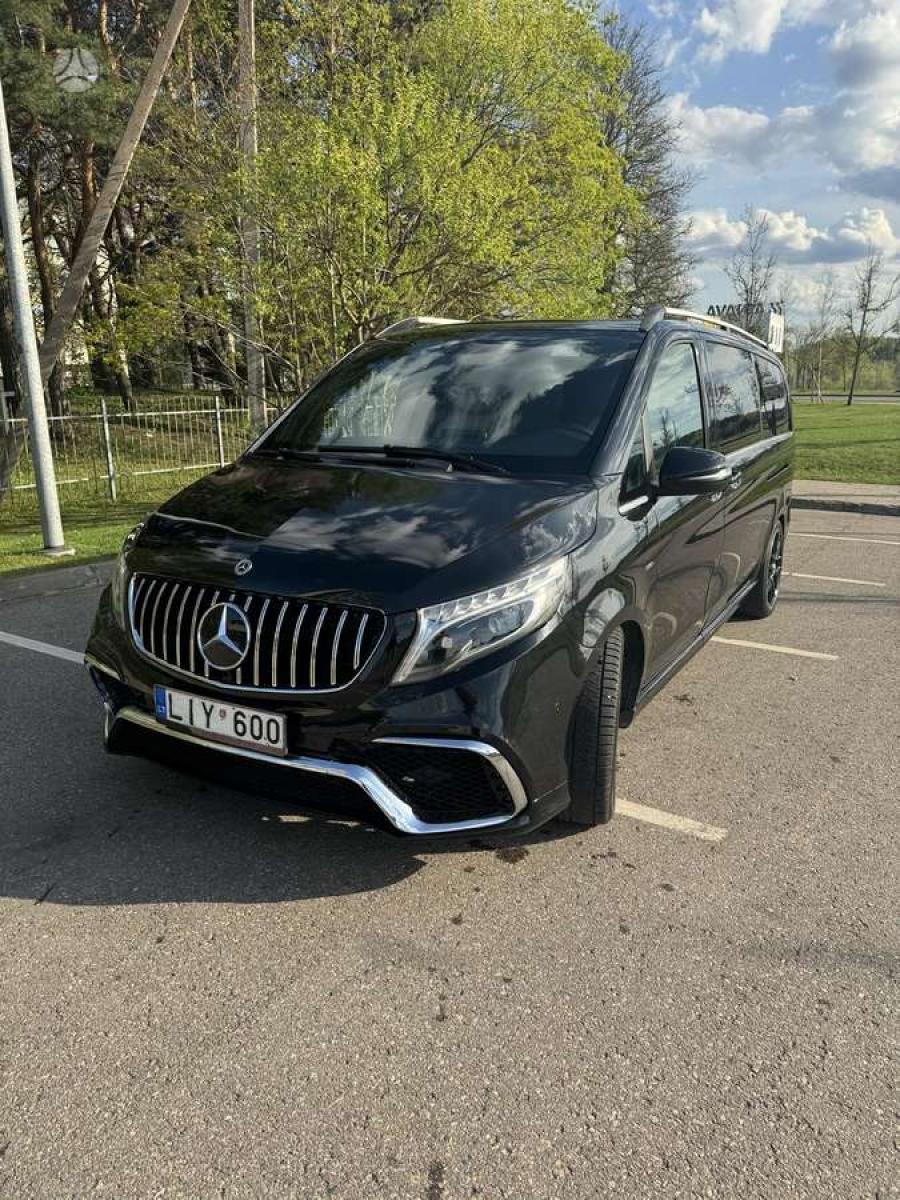Black Mercedes-Benz Vito V220 2016 in Vilnius, with an engine capacity of 2.14 L and mileage of 223 thousand km for 36500 €, photo 5 on AUTOMOTO.COM.LV
