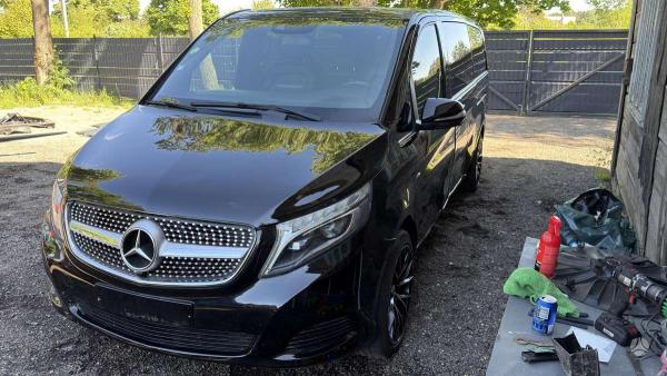 Черный Мерседес Vito V220 2016 в Ионава, объемом двигателя 2.14 л и пробегом 500 тыс. км за 13500 €, фото 2 на AUTOMOTO.COM.LV