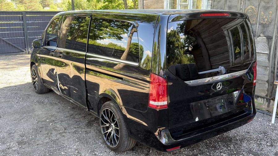 Melns Mercedes-Benz Vito V220 2016 Jonava, ar dzinēja tilpumu 2.14 L un nobraukumu 500 tūkst. km par 12800 €, foto 13 vietnē AUTOMOTO.COM.LV