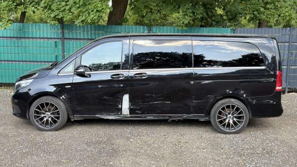 Black Mercedes-Benz Vito V220 2016 in Jonava, with an engine capacity of 2.14 L and mileage of 1 thousand km for 12800 €, photo 4 on AUTOMOTO.COM.LV