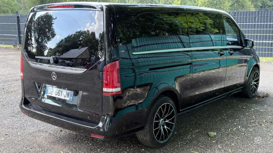 Black Mercedes-Benz Vito V220 2016 in Jonava, with an engine capacity of 2.14 L and mileage of 500 thousand km for 12300 €, photo 1 on AUTOMOTO.COM.LV