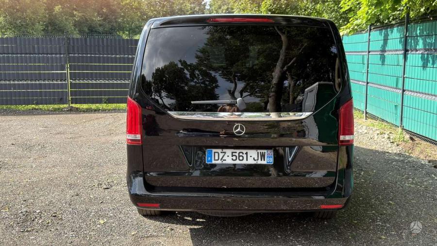 Black Mercedes-Benz Vito V220 2016 in Jonava, with an engine capacity of 2.14 L and mileage of 500 thousand km for 12300 €, photo 3 on AUTOMOTO.COM.LV