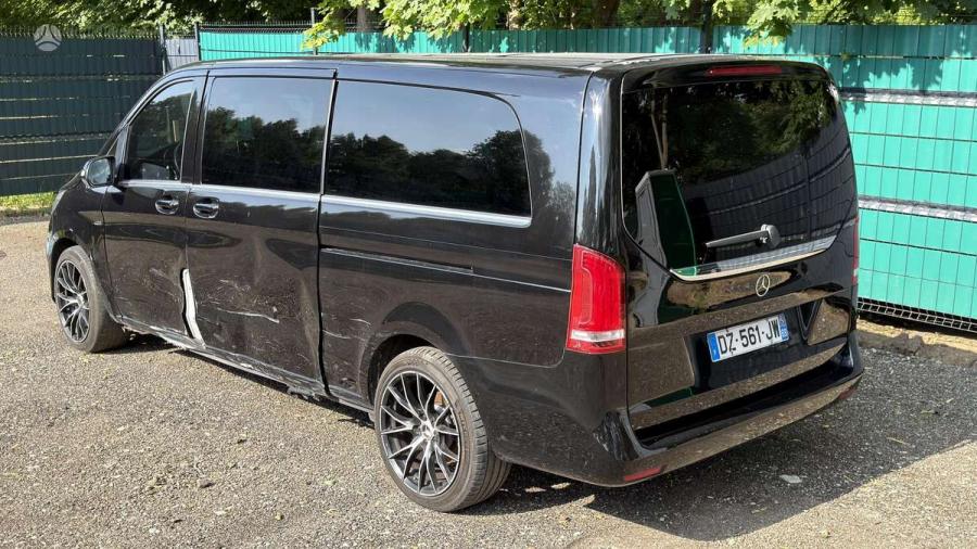 Black Mercedes-Benz Vito V220 2016 in Jonava, with an engine capacity of 2.14 L and mileage of 500 thousand km for 12300 €, photo 4 on AUTOMOTO.COM.LV