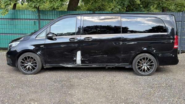 Black Mercedes-Benz Vito V220 2016 in Jonava, with an engine capacity of 2.14 L and mileage of 500 thousand km for 12300 €, photo 4 on AUTOMOTO.COM.LV