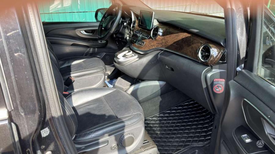 Black Mercedes-Benz Vito V220 2016 in Jonava, with an engine capacity of 2.14 L and mileage of 500 thousand km for 12300 €, photo 19 on AUTOMOTO.COM.LV