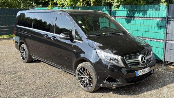 Black Mercedes-Benz Vito V220 2016 in Jonava, with an engine capacity of 2.14 L and mileage of 500 thousand km for 12300 €, photo 8 on AUTOMOTO.COM.LV