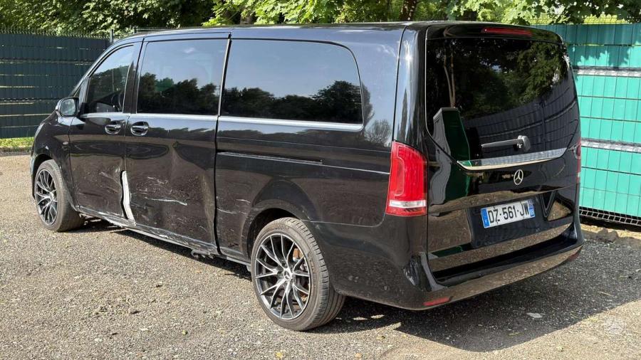 Black Mercedes-Benz Vito V220 2016 in Jonava, with an engine capacity of 2.14 L and mileage of 500 thousand km for 12000 €, photo 14 on AUTOMOTO.COM.LV