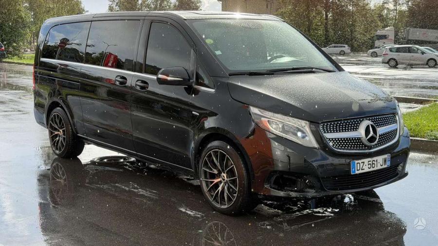 Melns Mercedes-Benz Vito V220 2016 Jonava, ar dzinēja tilpumu 2.14 L un nobraukumu 320 tūkst. km par 14700 €, foto 1 vietnē AUTOMOTO.COM.LV