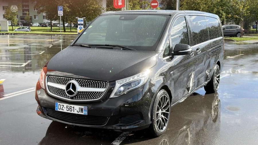Melns Mercedes-Benz Vito V220 2016 Jonava, ar dzinēja tilpumu 2.14 L un nobraukumu 320 tūkst. km par 14700 €, foto 4 vietnē AUTOMOTO.COM.LV