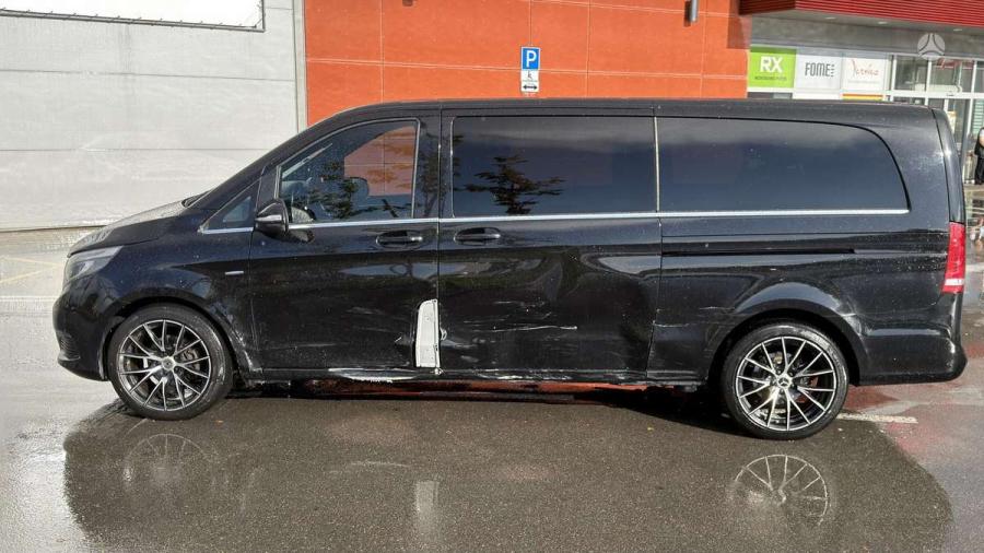 Melns Mercedes-Benz Vito V220 2016 Jonava, ar dzinēja tilpumu 2.14 L un nobraukumu 320 tūkst. km par 14700 €, foto 5 vietnē AUTOMOTO.COM.LV