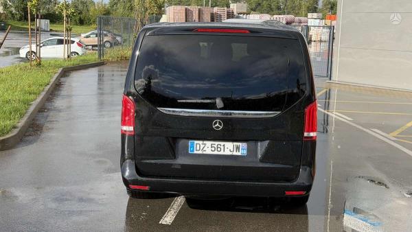 Black Mercedes-Benz Vito V220 2016 in Jonava, with an engine capacity of 2.14 L and mileage of 320 thousand km for 14700 €, photo 7 on AUTOMOTO.COM.LV