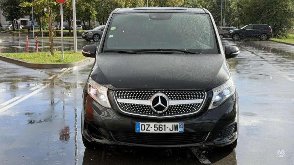 Black Mercedes-Benz Vito V220 2016 in Jonava, with an engine capacity of 2.14 L and mileage of 320 thousand km for 14700 €, photo 11 on AUTOMOTO.COM.LV