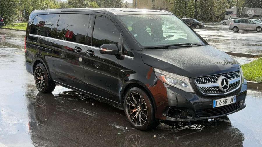 Black Mercedes-Benz Vito V220 2016 in Jonava, with an engine capacity of 2.14 L and mileage of 500 thousand km for 14400 €, photo 4 on AUTOMOTO.COM.LV