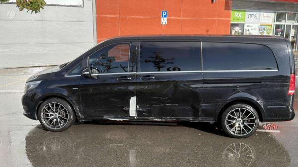Mercedes-Benz Vito V220 2016 in Jonava on AUTOMOTO.COM.LV Black Mercedes-Benz Vito V220 2016 in Jonava, with an engine capacity of 2.14 L and mileage of 500 thousand km for 14400 €, photo 9 on AUTOMOTO.COM.LV