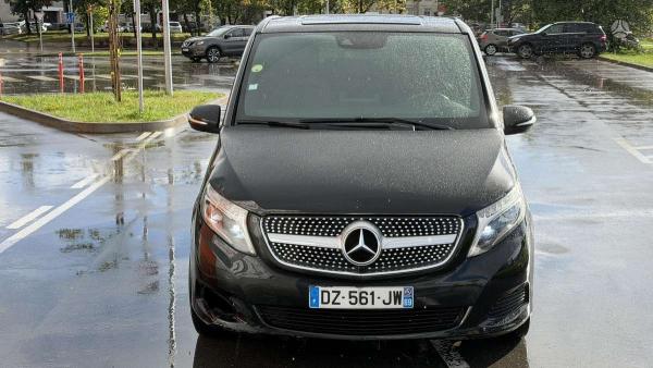 Черный Мерседес Vito V220 2016 в Ионава, объемом двигателя 2.14 л и пробегом 500 тыс. км за 14400 €, фото 1 на AUTOMOTO.COM.LV