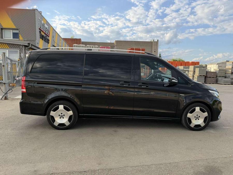 Melns Mercedes-Benz Vito V220 2017 Tauragė, ar dzinēja tilpumu 2.14 L un nobraukumu 157 tūkst. km par 31800 €, foto 5 vietnē AUTOMOTO.COM.LV