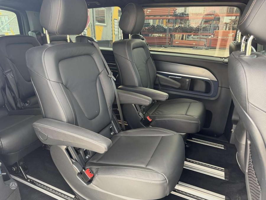 Melns Mercedes-Benz Vito V220 2017 Tauragė, ar dzinēja tilpumu 2.14 L un nobraukumu 157 tūkst. km par 31800 €, foto 14 vietnē AUTOMOTO.COM.LV