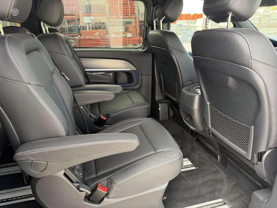 Melns Mercedes-Benz Vito V220 2017 Tauragė, ar dzinēja tilpumu 2.14 L un nobraukumu 157 tūkst. km par 31800 €, foto 21 vietnē AUTOMOTO.COM.LV