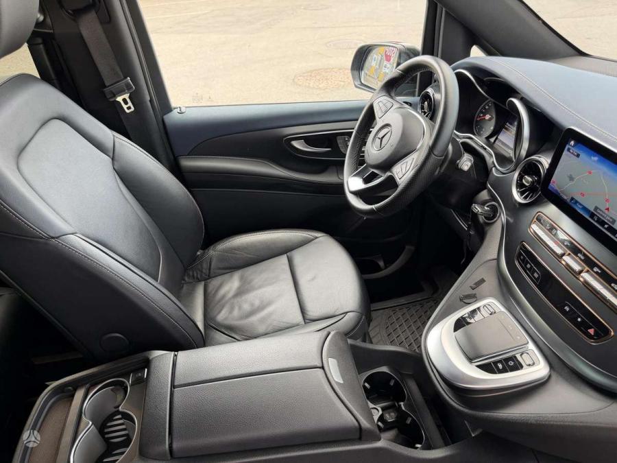 Melns Mercedes-Benz Vito V220 2017 Tauragė, ar dzinēja tilpumu 2.14 L un nobraukumu 157 tūkst. km par 31800 €, foto 26 vietnē AUTOMOTO.COM.LV