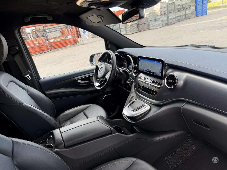 Melns Mercedes-Benz Vito V220 2017 Tauragė, ar dzinēja tilpumu 2.14 L un nobraukumu 157 tūkst. km par 31800 €, foto 29 vietnē AUTOMOTO.COM.LV