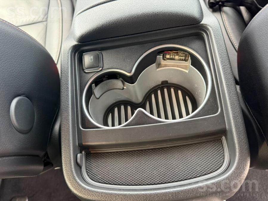 Black Mercedes-Benz Vito V220 2017 in Riga, with an engine capacity of 2.00 L and mileage of 0 thousand km for 32300 €, photo 14 on AUTOMOTO.COM.LV