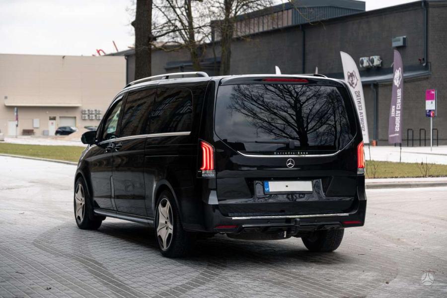 Melns Mercedes-Benz Vito V220 2018 Rīga, ar dzinēja tilpumu 2.14 L un nobraukumu 257 tūkst. km par 47999 €, foto 3 vietnē AUTOMOTO.COM.LV