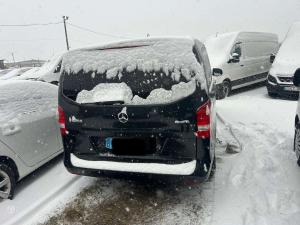 Black Mercedes-Benz Vito V220 2019 in Vilnius, with an engine capacity of 1.95 L and mileage of 325 thousand km for 28435 €, photo 6 on AUTOMOTO.COM.LV