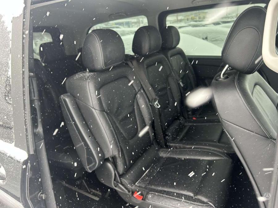 Black Mercedes-Benz Vito V220 2019 in Vilnius, with an engine capacity of 1.95 L and mileage of 325 thousand km for 28435 €, photo 8 on AUTOMOTO.COM.LV