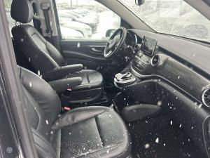 Black Mercedes-Benz Vito V220 2019 in Vilnius, with an engine capacity of 1.95 L and mileage of 325 thousand km for 28435 €, photo 9 on AUTOMOTO.COM.LV