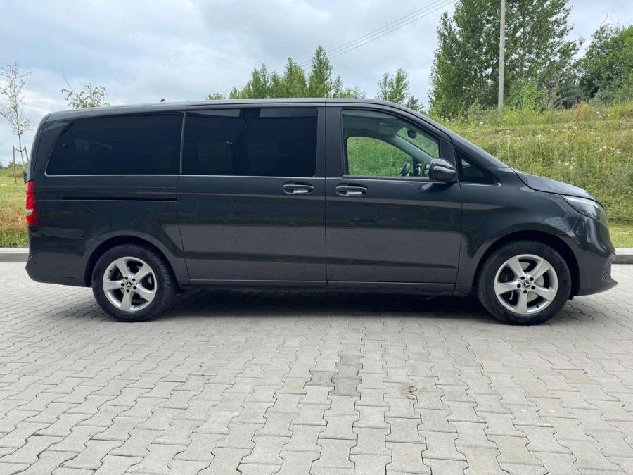 Black Mercedes-Benz Vito V220 2019 in Vilnius, with an engine capacity of 1.95 L and mileage of 327 thousand km for 28435 €, photo 5 on AUTOMOTO.COM.LV