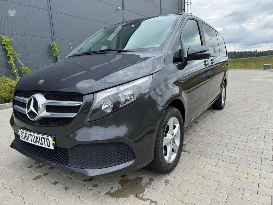 Black Mercedes-Benz Vito V220 2019 in Vilnius, with an engine capacity of 1.95 L and mileage of 327 thousand km for 28435 €, photo 6 on AUTOMOTO.COM.LV