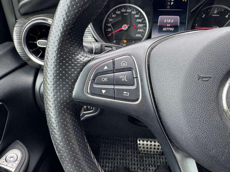 Black Mercedes-Benz Vito V220 2019 in Vilnius, with an engine capacity of 1.95 L and mileage of 327 thousand km for 28435 €, photo 11 on AUTOMOTO.COM.LV