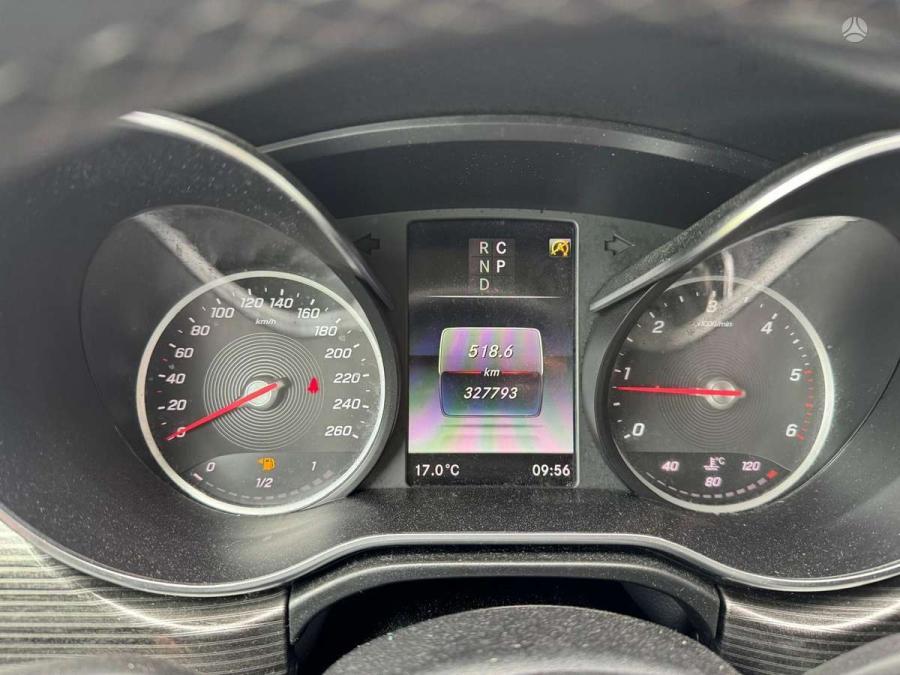 Black Mercedes-Benz Vito V220 2019 in Vilnius, with an engine capacity of 1.95 L and mileage of 327 thousand km for 28435 €, photo 15 on AUTOMOTO.COM.LV