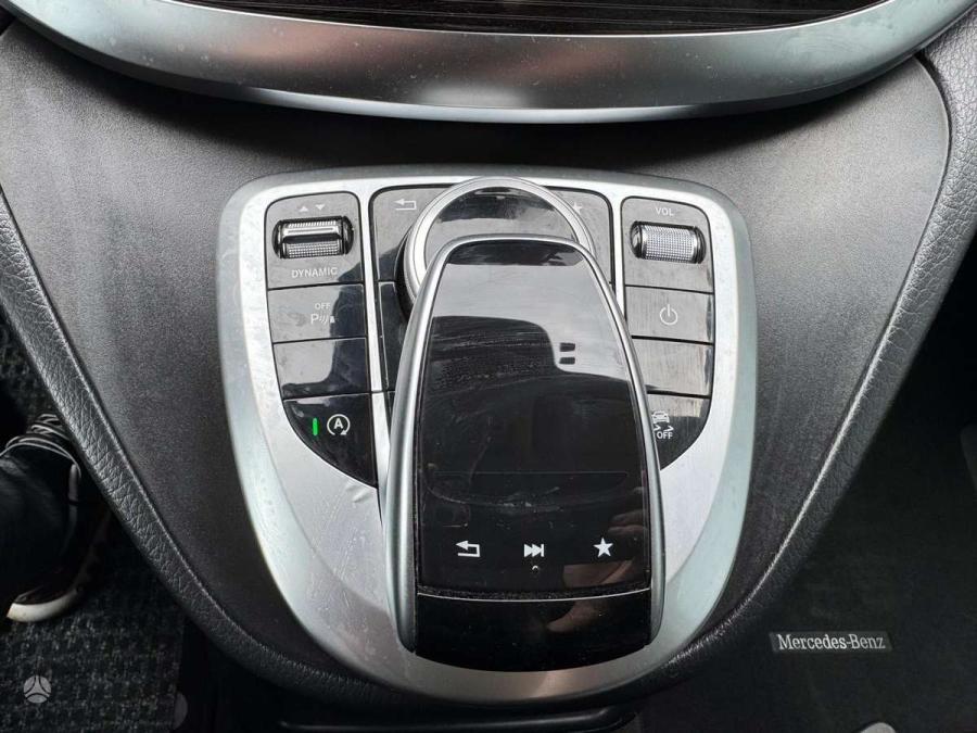 Black Mercedes-Benz Vito V220 2019 in Vilnius, with an engine capacity of 1.95 L and mileage of 327 thousand km for 28435 €, photo 16 on AUTOMOTO.COM.LV