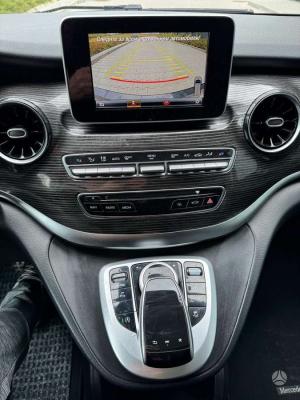 Black Mercedes-Benz Vito V220 2019 in Vilnius, with an engine capacity of 1.95 L and mileage of 327 thousand km for 28435 €, photo 21 on AUTOMOTO.COM.LV
