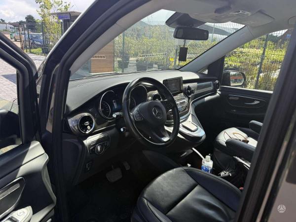 Черный Мерседес Vito V220 2023 в Варена, объемом двигателя 1.95 л и пробегом 71 тыс. км за 55000 €, фото 10 на AUTOMOTO.COM.LV